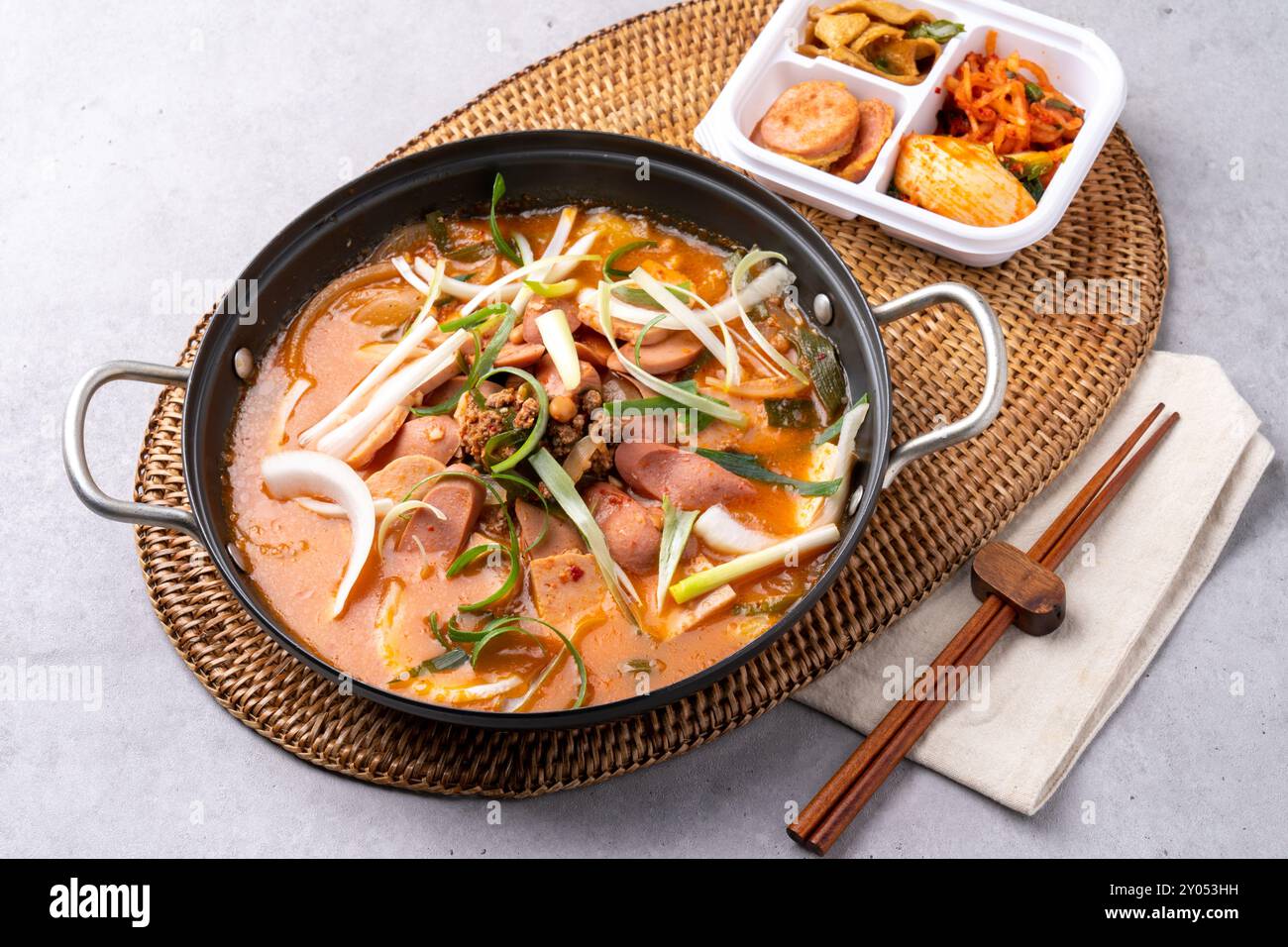 Korean food, pork back ribs, steamed pork back ribs, spicy, stir-fried ...
