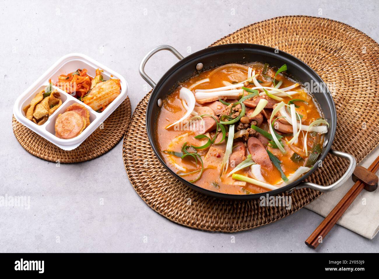 Korean food, pork back ribs, steamed pork back ribs, spicy, stir-fried ...