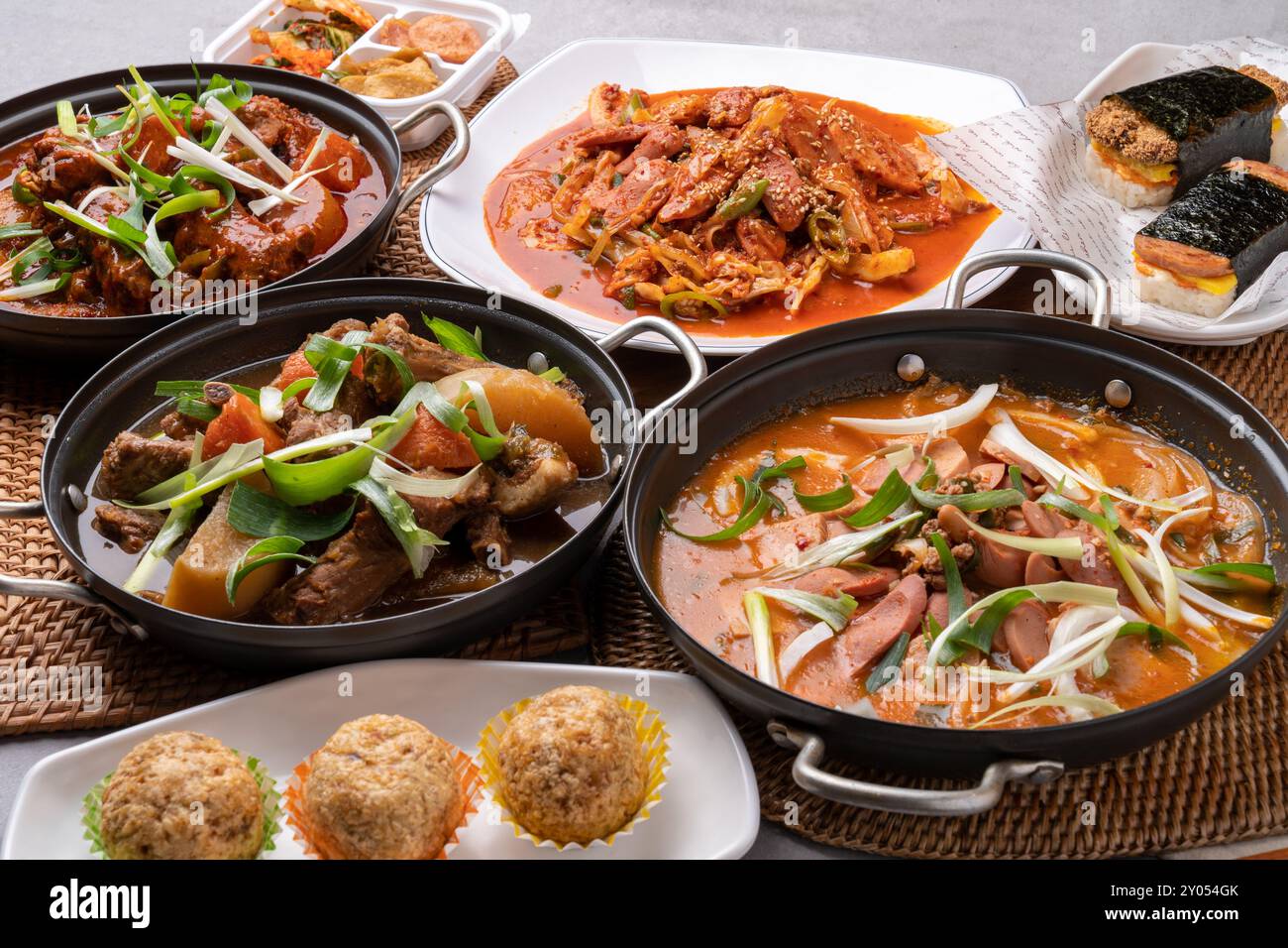 Korean food, pork back ribs, steamed pork back ribs, spicy, stir-fried ...