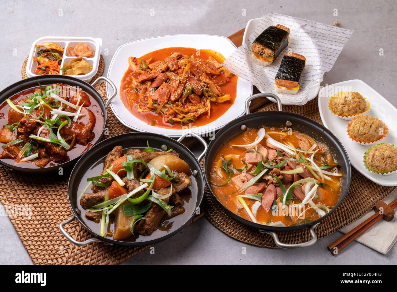 Korean food, pork back ribs, steamed pork back ribs, spicy, stir-fried ...