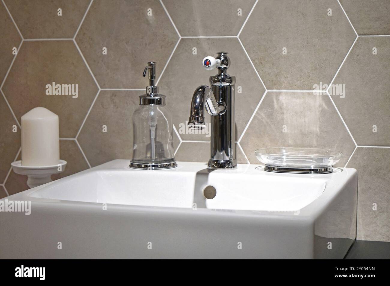 Sink interior hi-res stock photography and images - Alamy