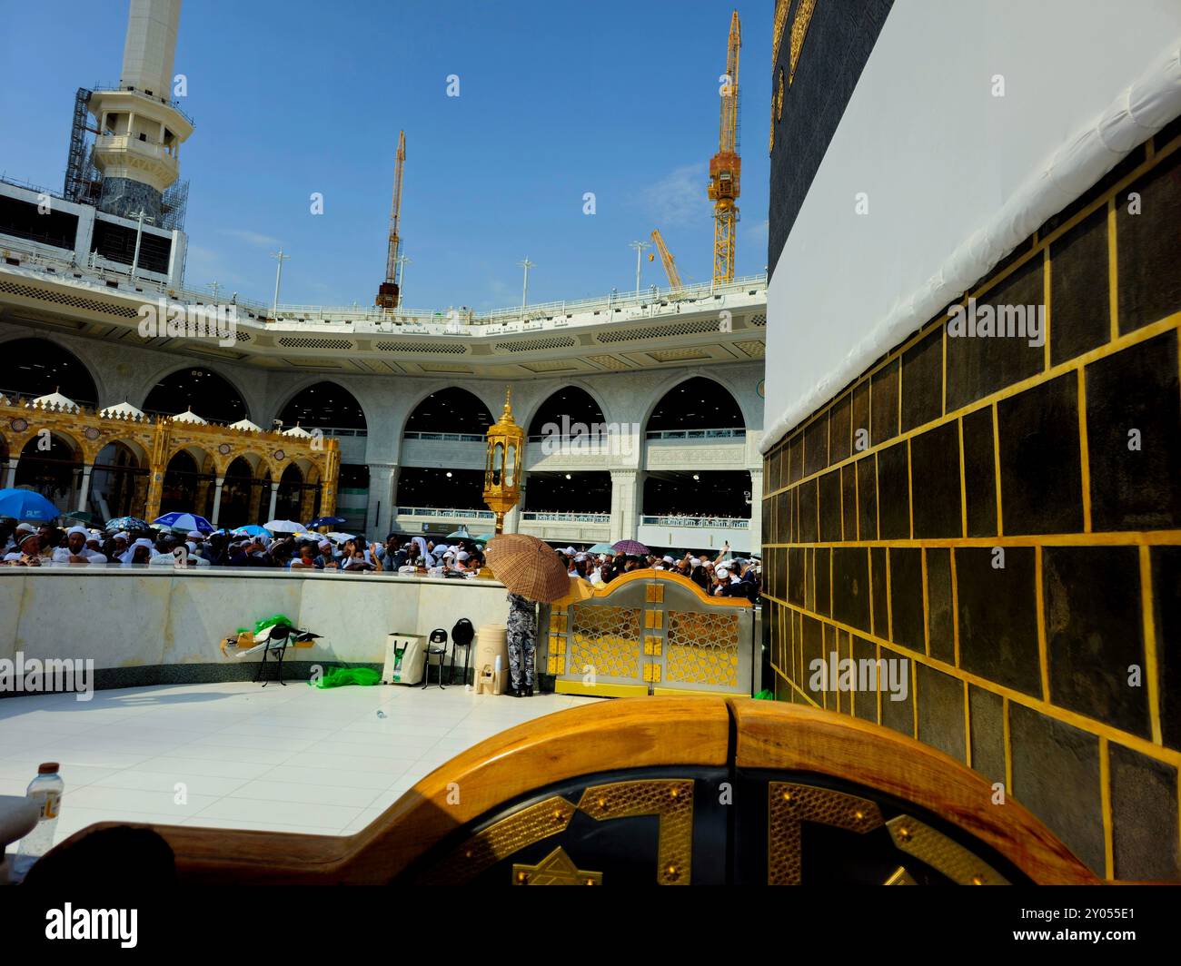 Mecca, Saudi Arabia, June 21 2024: Hijr Ismael or Hateem, a low wall ...