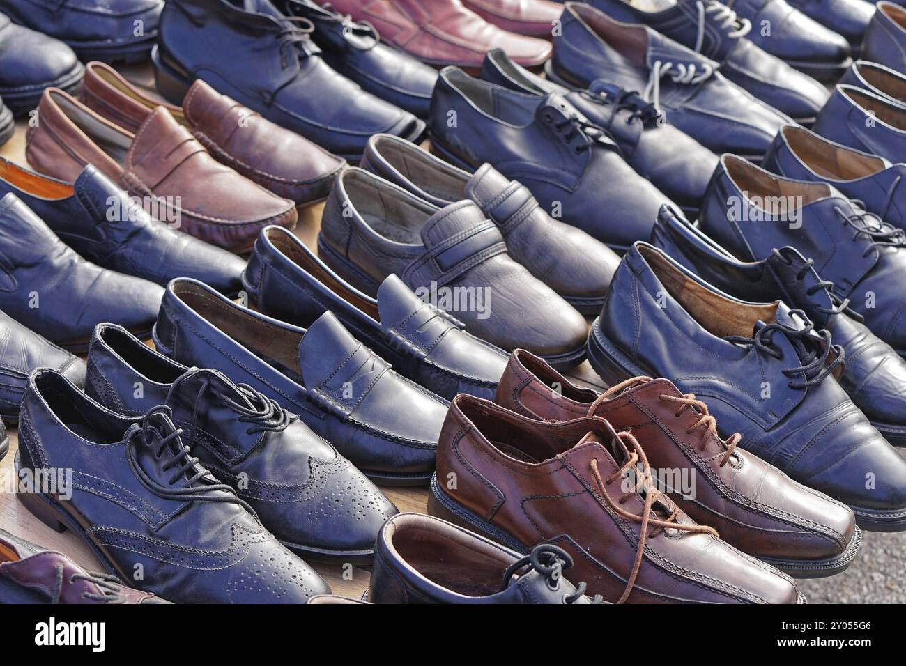 Selling used shoes hi-res stock photography and images - Alamy