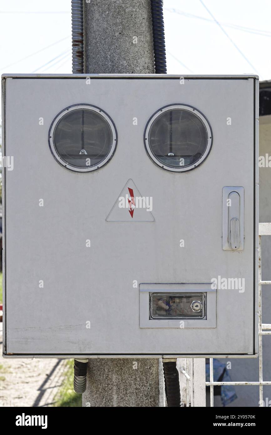 Electricity meter box round hi-res stock photography and images - Alamy