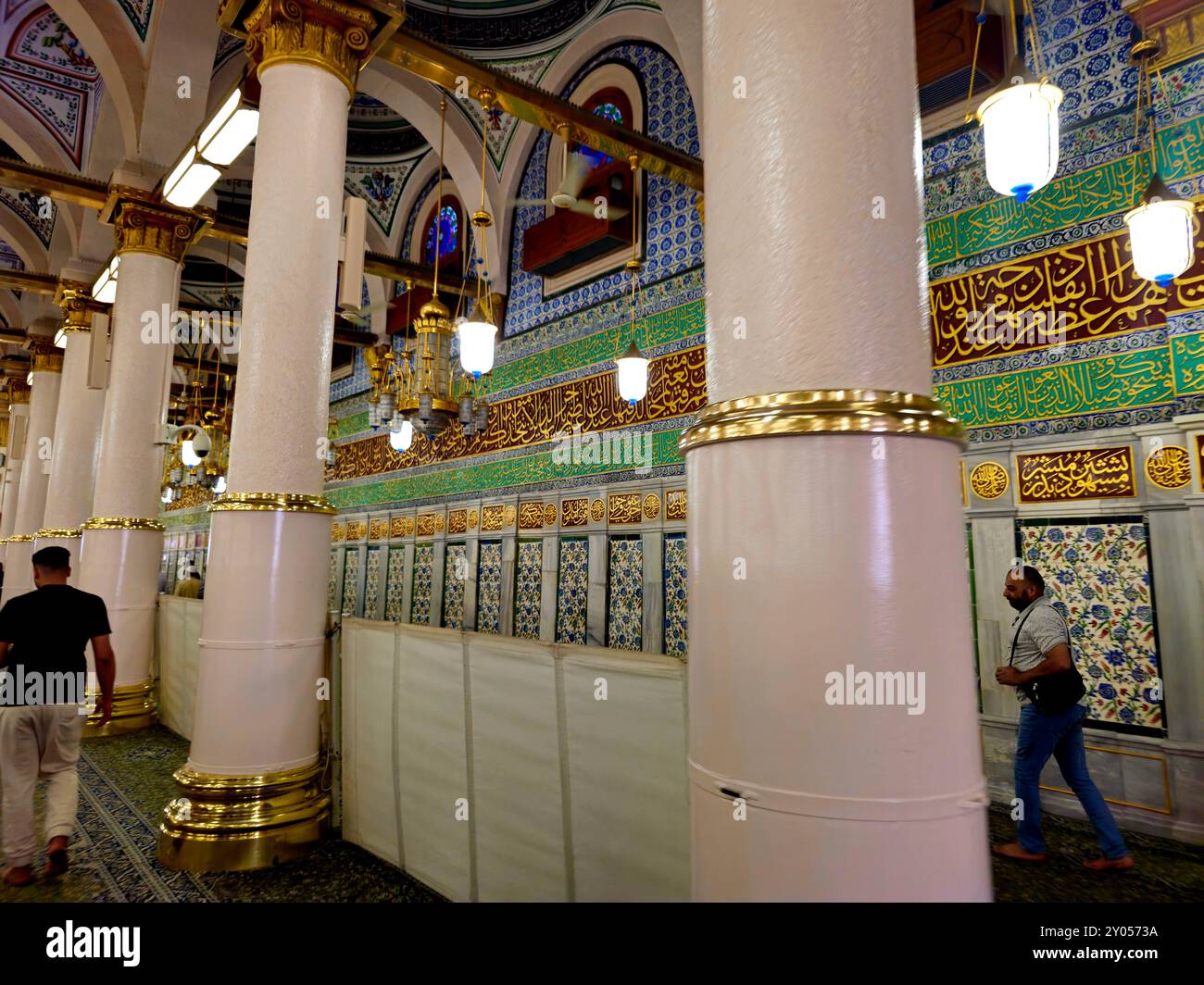 Medina, Saudi Arabia, June 26 2024: Al Rawda Al Sharefa, The Grave of ...