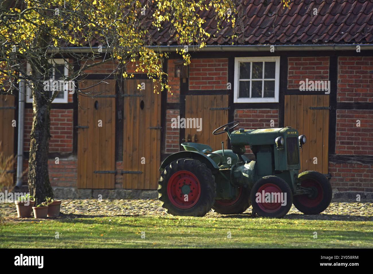 Classic deutz tractor hi-res stock photography and images - Alamy