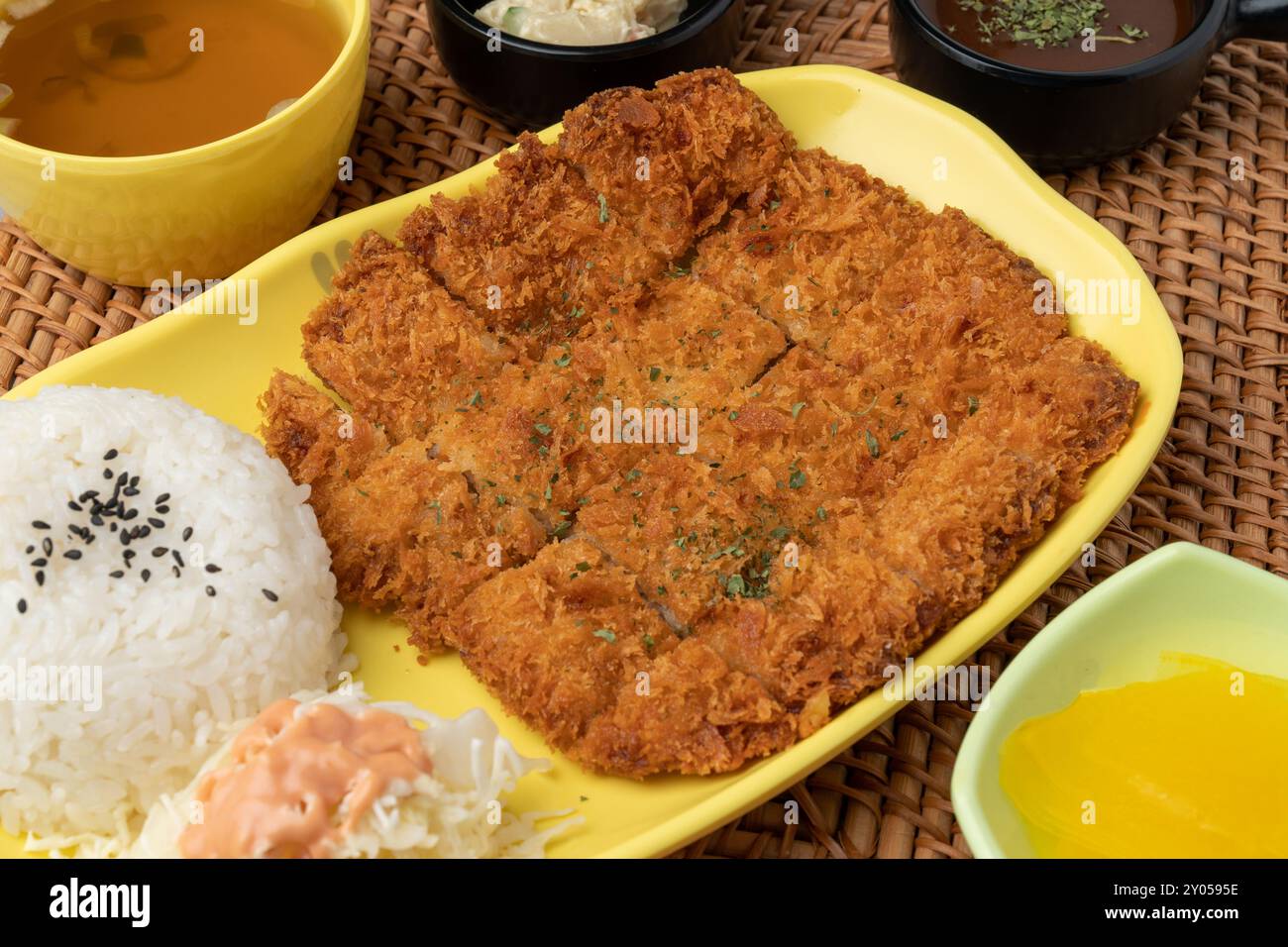 Korean food, stir-fried pork, spicy, anchovy, gimbap, side dish ...