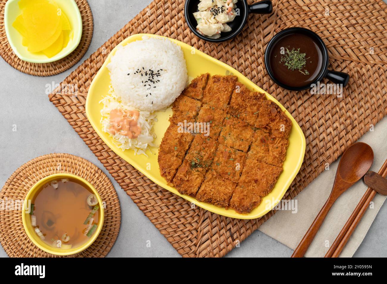 Korean food, stir-fried pork, spicy, anchovy, gimbap, side dish ...