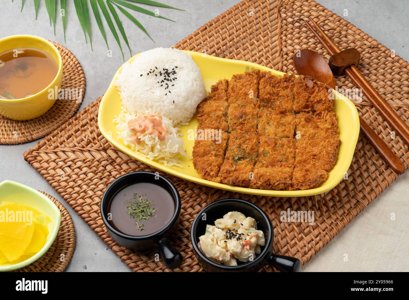 Korean food, stir-fried pork, spicy, anchovy, gimbap, side dish ...