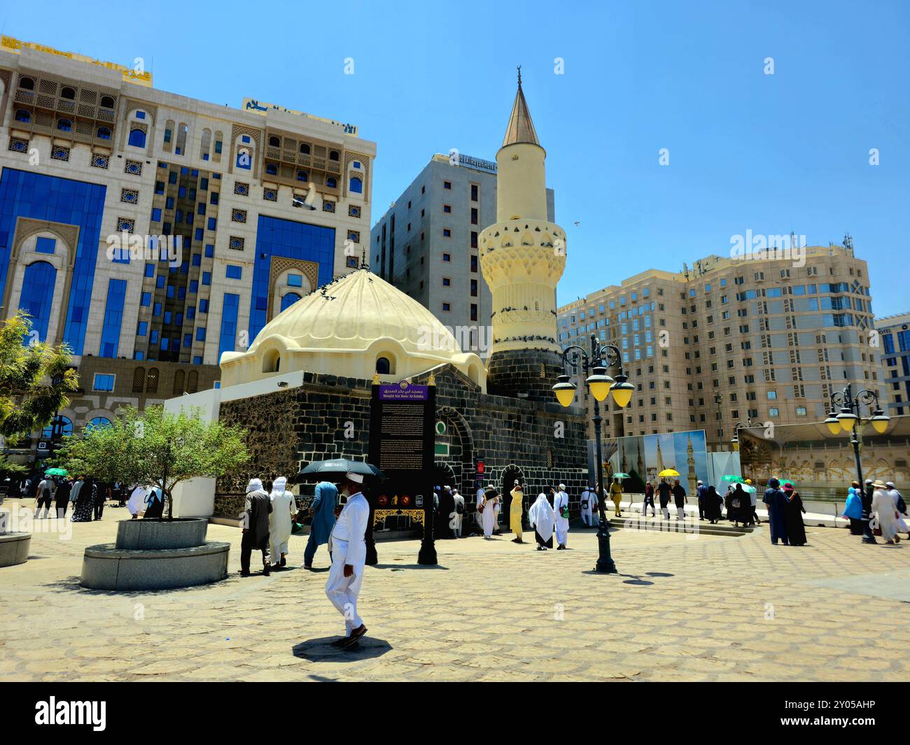 Medina, Saudi Arabia, June 26 2024: Exterior of The Abu Bakr Mosque ...