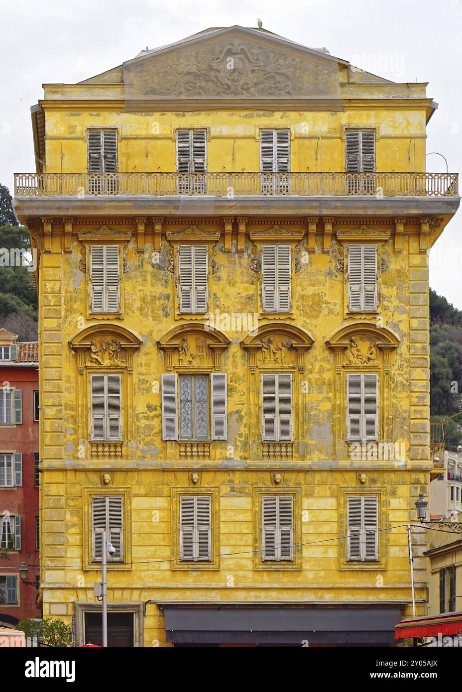 Classic style yellow building in Nice Stock Photo - Alamy