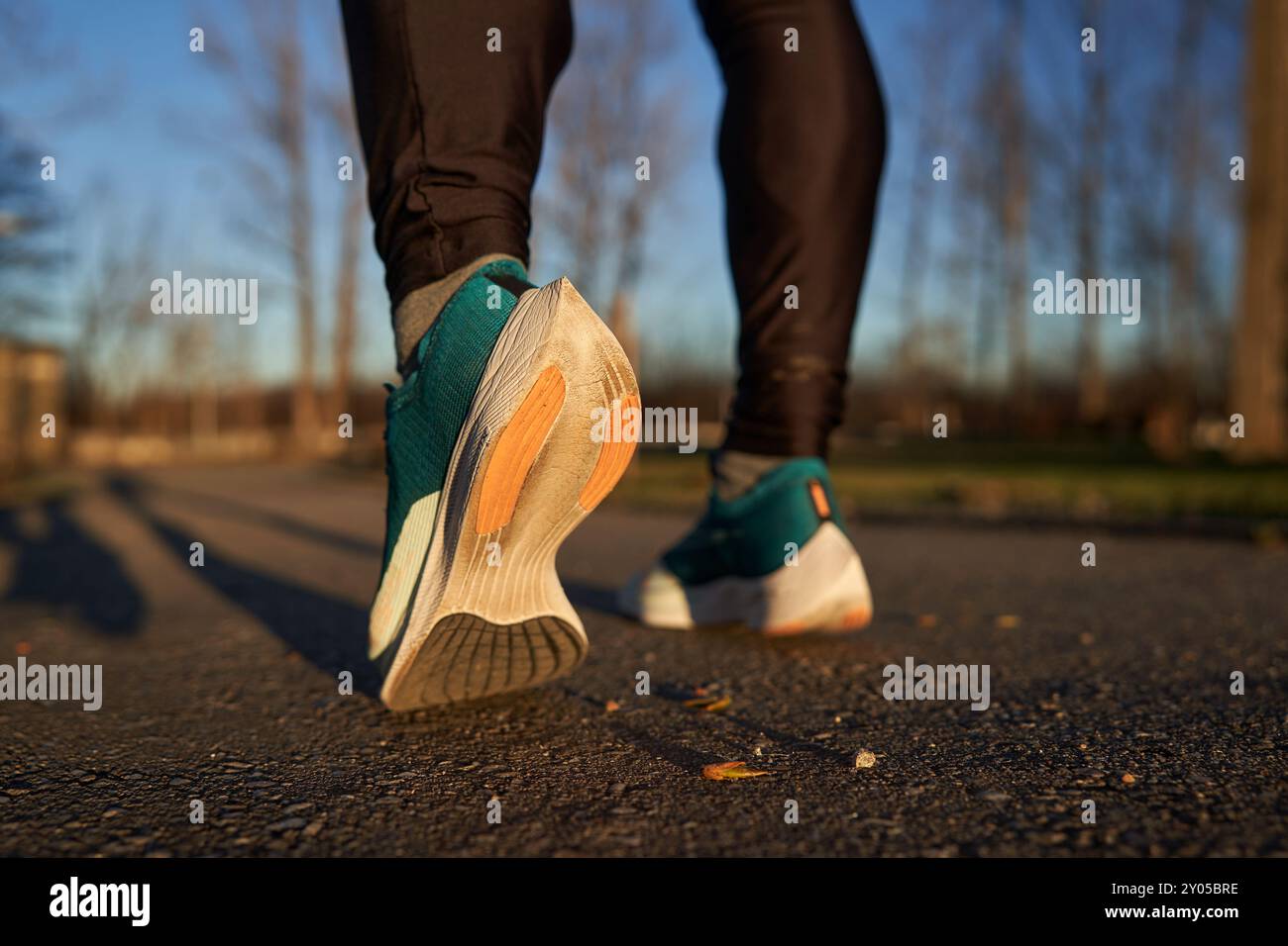 Marathon runners from behind hi-res stock photography and images - Alamy