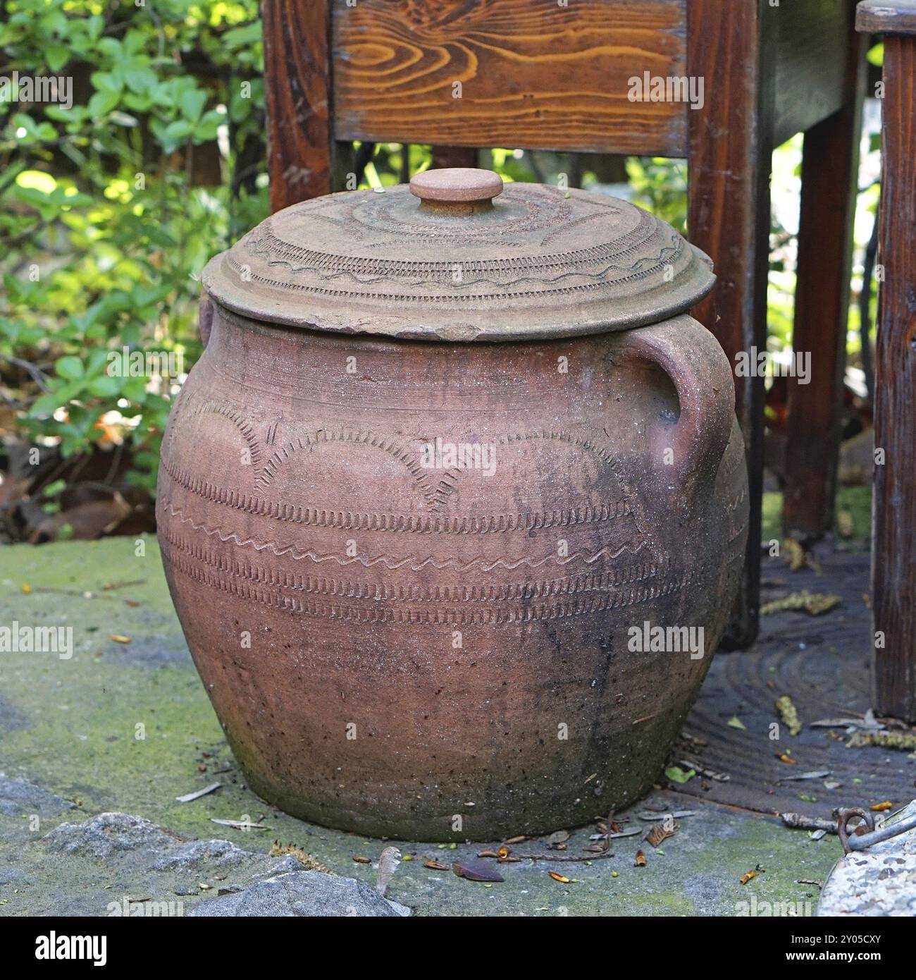 Large cooking vessel hi-res stock photography and images - Alamy