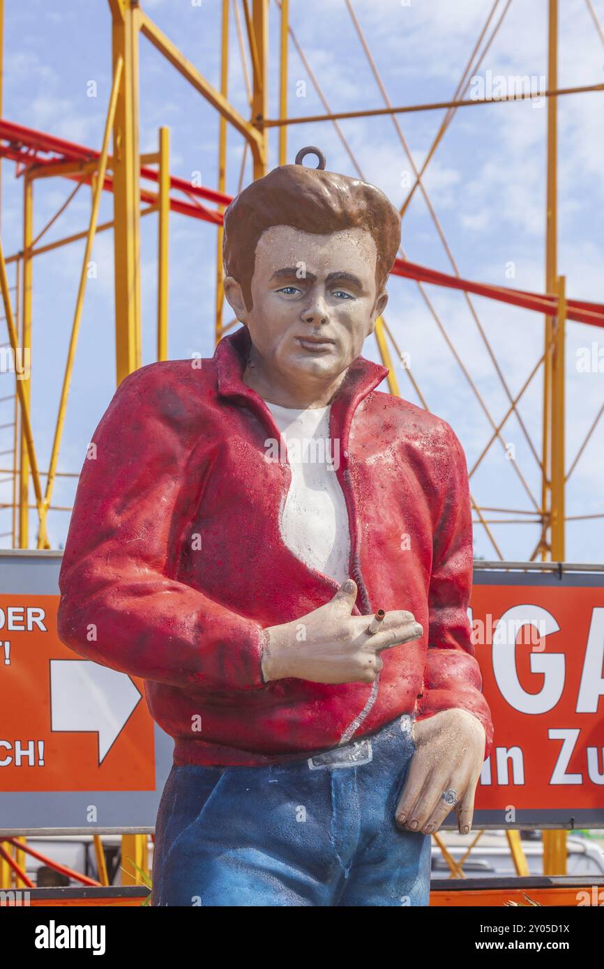 Figure of James Dean at the Hamburger Sommerdom public festival ...