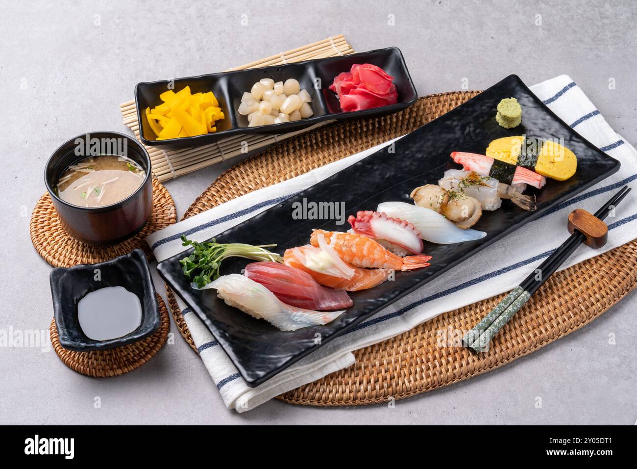 Flatfish, sushi, salmon, fish, sashimi, shrimp, tuna, and Japanese ...