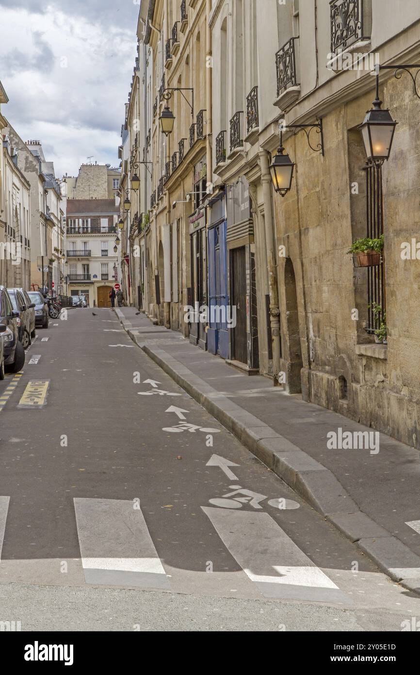 Side street in the centre of Paris, France, Europe Stock Photo - Alamy