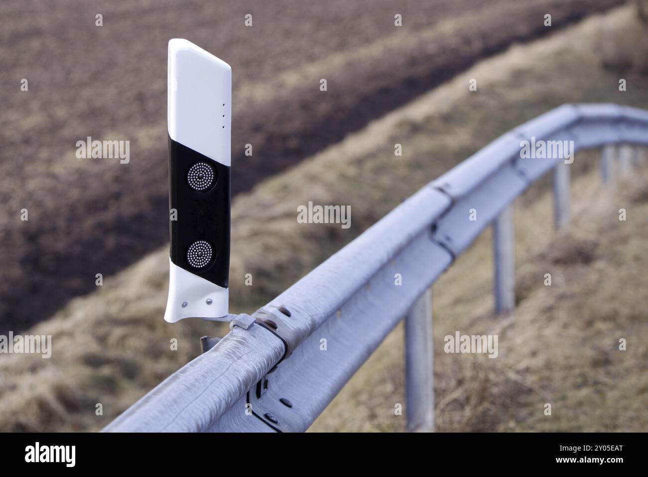 Guard rail with delineator Stock Photo - Alamy