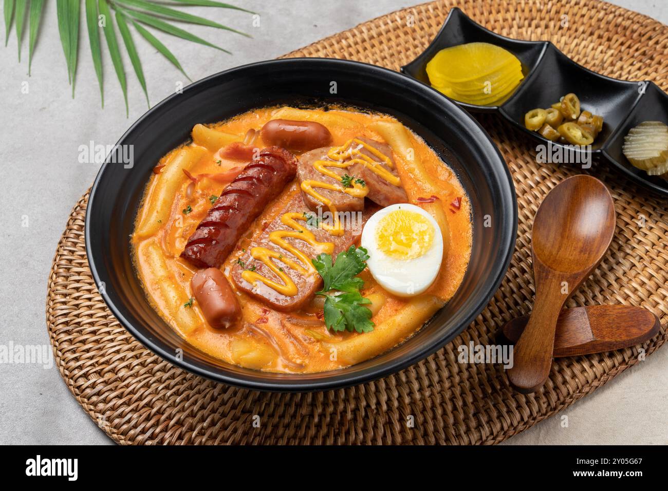 Jewelry, kimbap, chicken leg, boneless, cream, rice cake, pasta, rosé ...