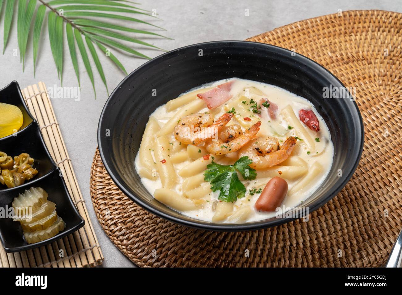 Jewelry, kimbap, chicken leg, boneless, cream, rice cake, pasta, rosé ...