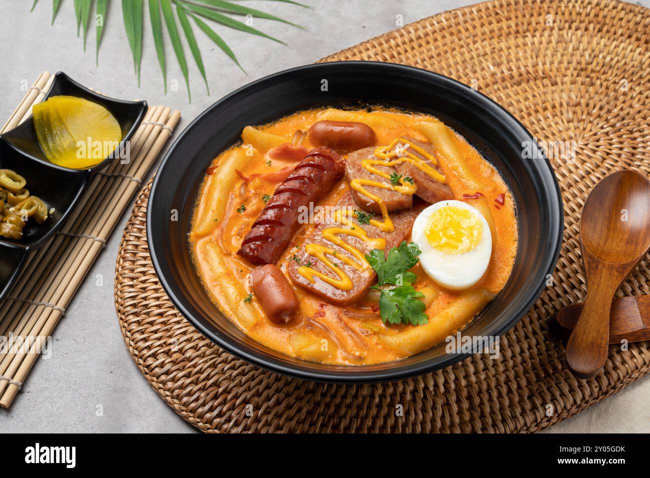 Jewelry, kimbap, chicken leg, boneless, cream, rice cake, pasta, rosé ...