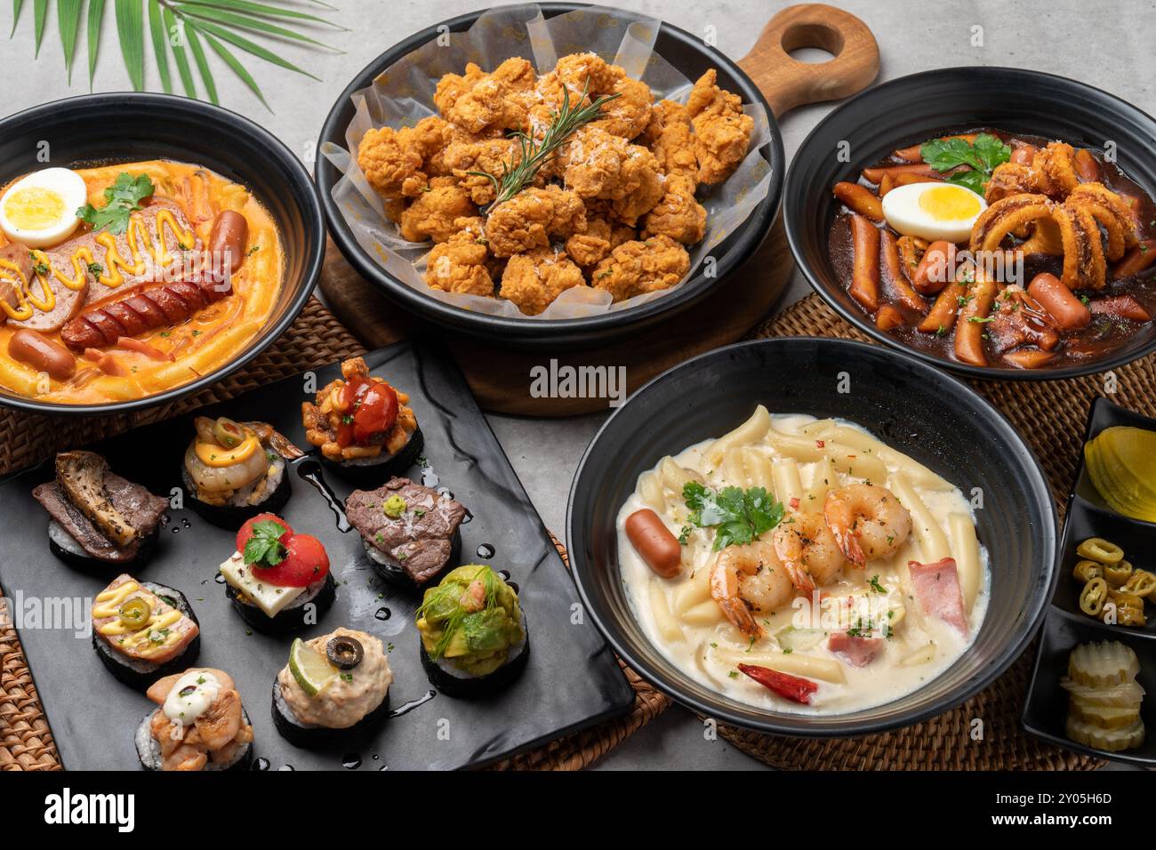 Jewelry, kimbap, chicken leg, boneless, cream, rice cake, pasta, rosé ...