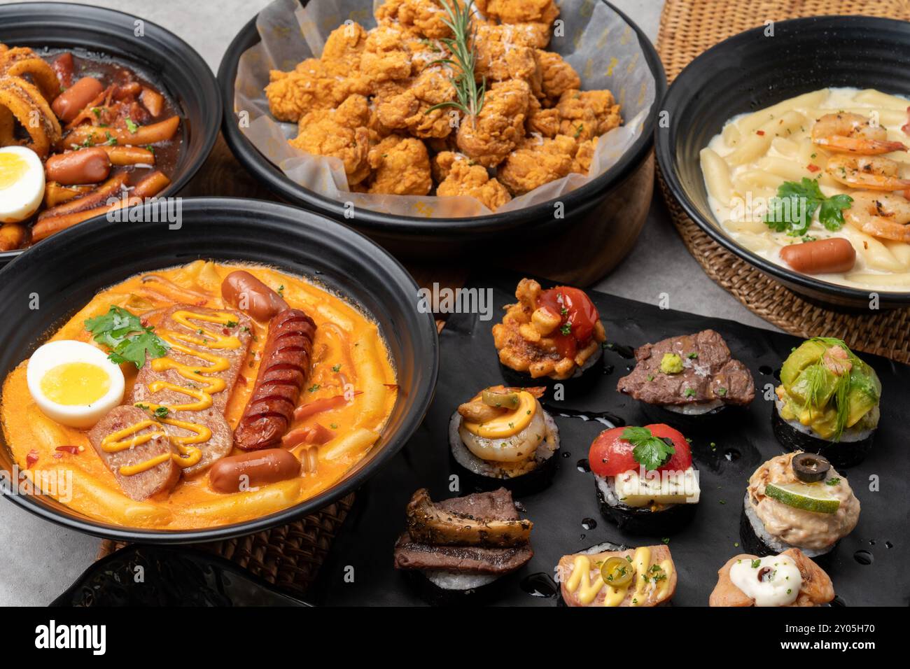 Jewelry, kimbap, chicken leg, boneless, cream, rice cake, pasta, rosé ...