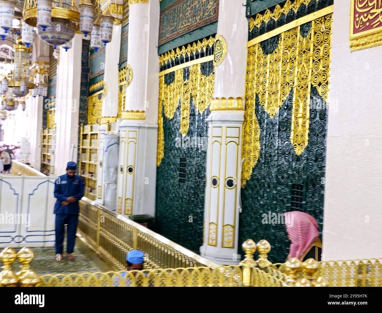 Medina, Saudi Arabia, June 26 2024: Al Rawda Al Sharefa, The Grave of ...