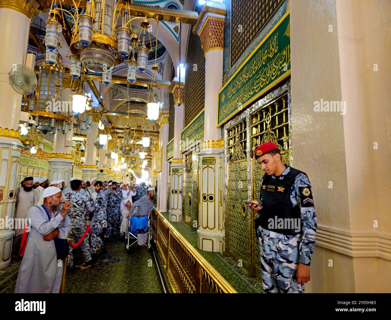 Medina, Saudi Arabia, June 26 2024: Al Rawda Al Sharefa, The Grave of ...