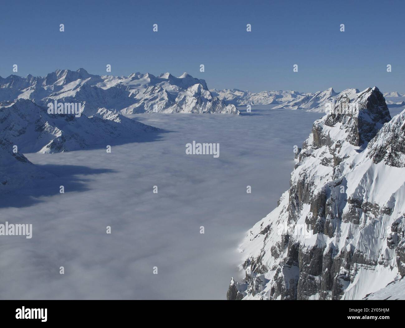 View towards pinnacle rock hi-res stock photography and images - Alamy