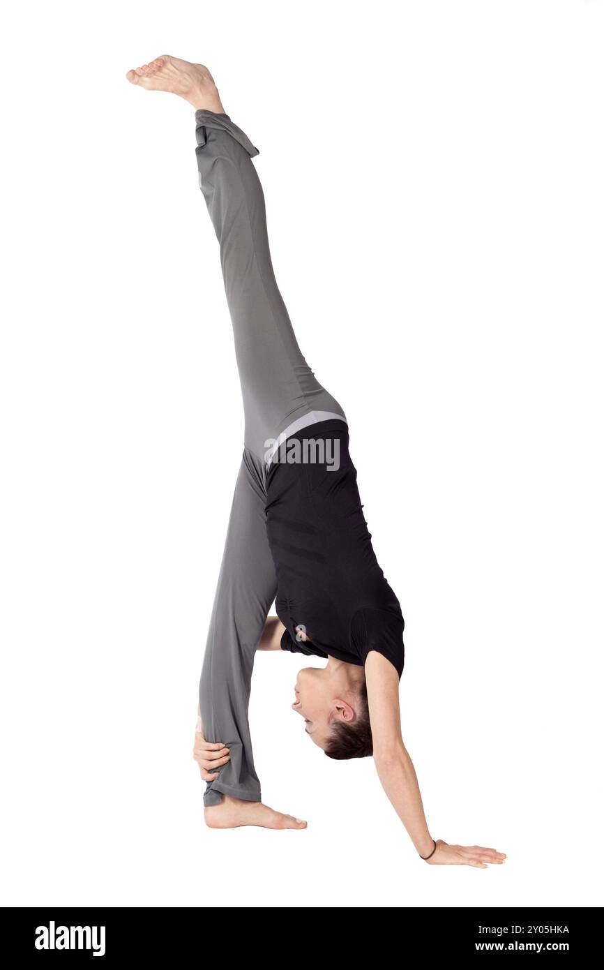 Photo flexible woman doing splits hi-res stock photography and images ...