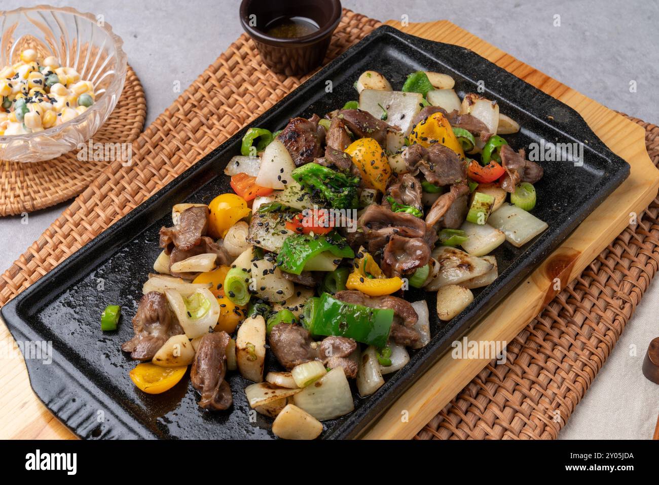 Korean food, cube, steak, cartilage, stir-fry, seafood jjambbong, soup ...