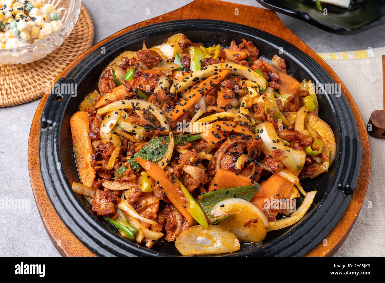 Korean food, cube, steak, cartilage, stir-fry, seafood jjambbong, soup ...