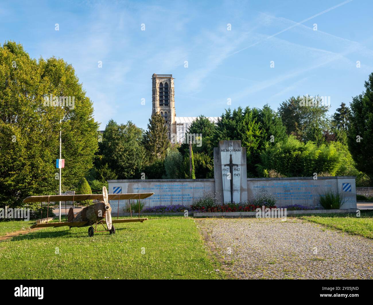 second and first world war monument in chateau thierry Stock Photo - Alamy