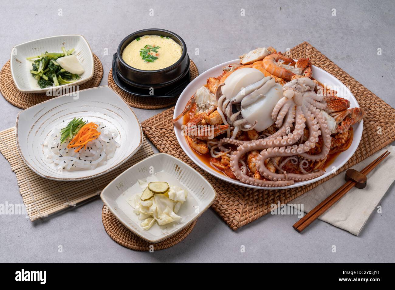 Korean food, Korean don, raw meat, kimchi, steamed, agu, pollack, dried ...