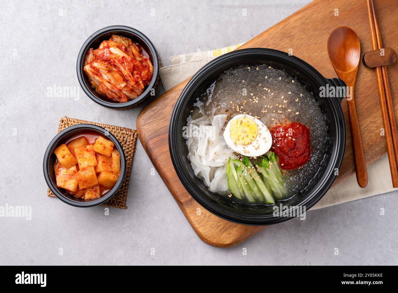 Cold noodles, Korean food, spicy noodles, beef, meat dumplings ...