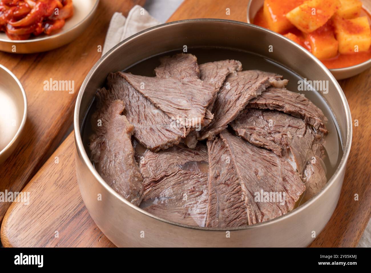 Korean food, Korean beef, gomtang, beef camouflage, crucible soup ...