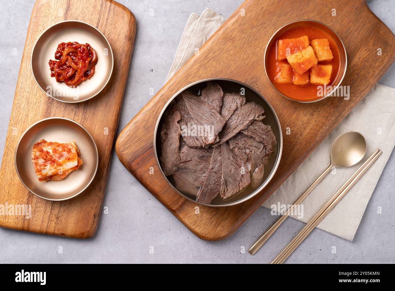 Korean food, Korean beef, gomtang, beef camouflage, crucible soup ...