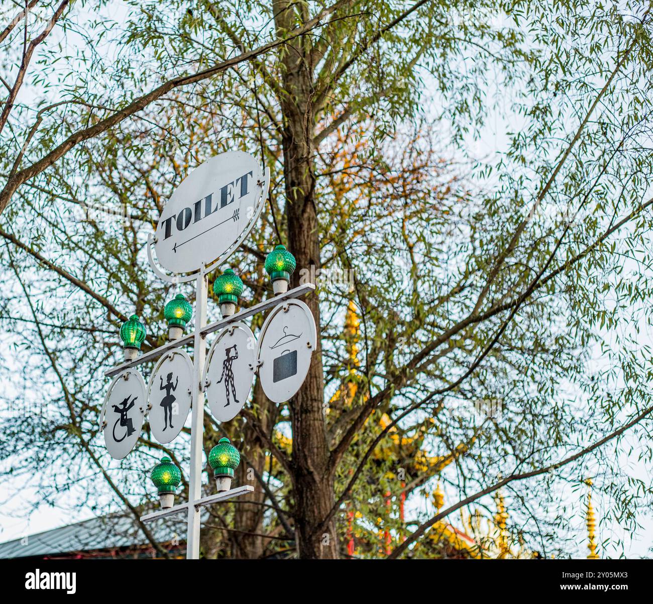 Tiolet sign hi-res stock photography and images - Alamy