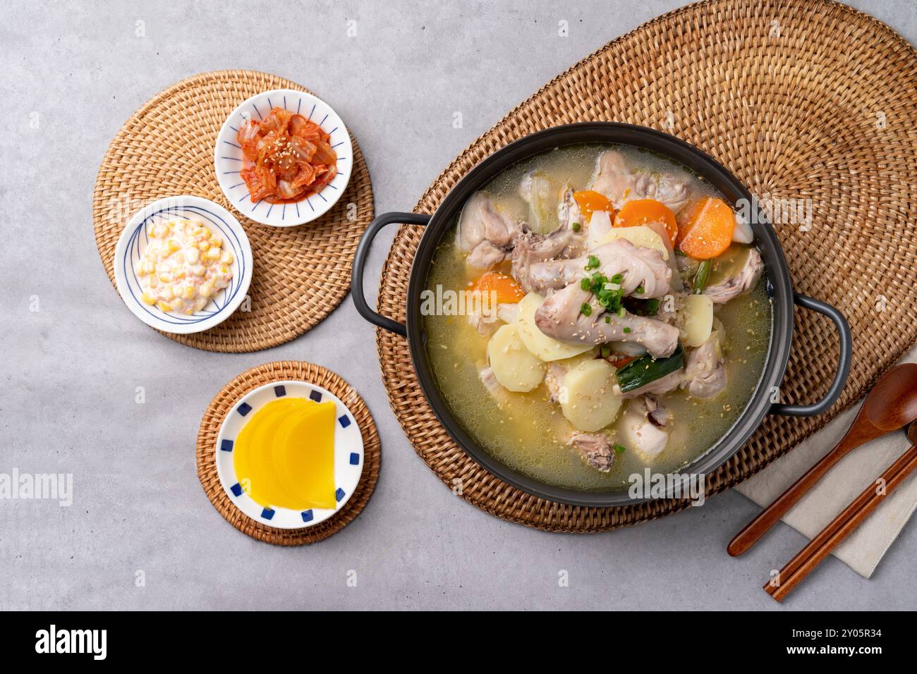 Chicken, spicy fish stew, spicy chicken stew, clear soup, steamed eggs ...