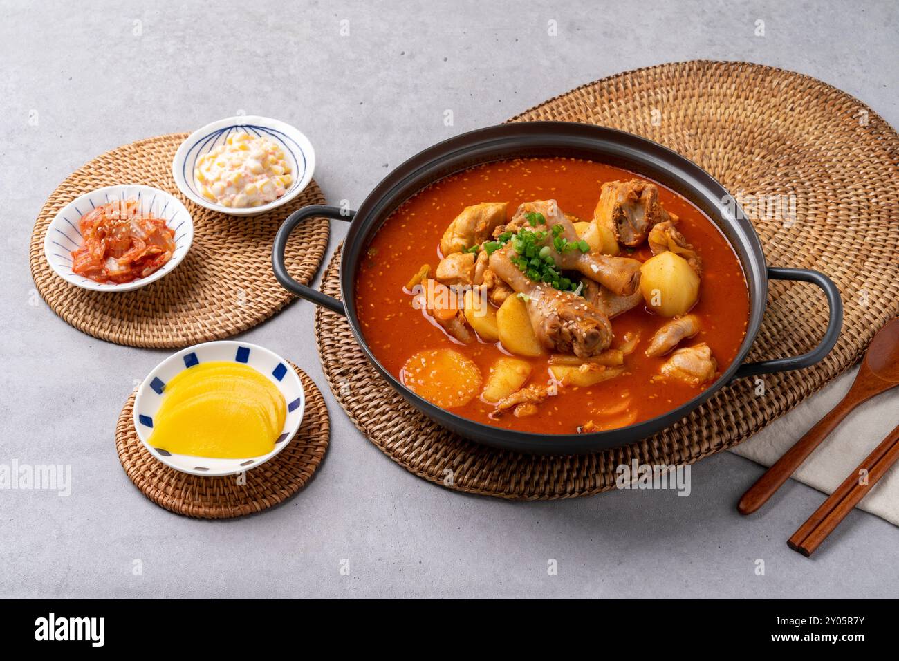 Chicken, spicy fish stew, spicy chicken stew, clear soup, steamed eggs ...