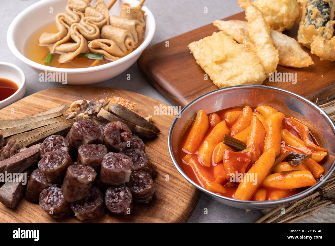 flour based food, Tteokbokki, fried food, deep-fried laver roll, deep ...
