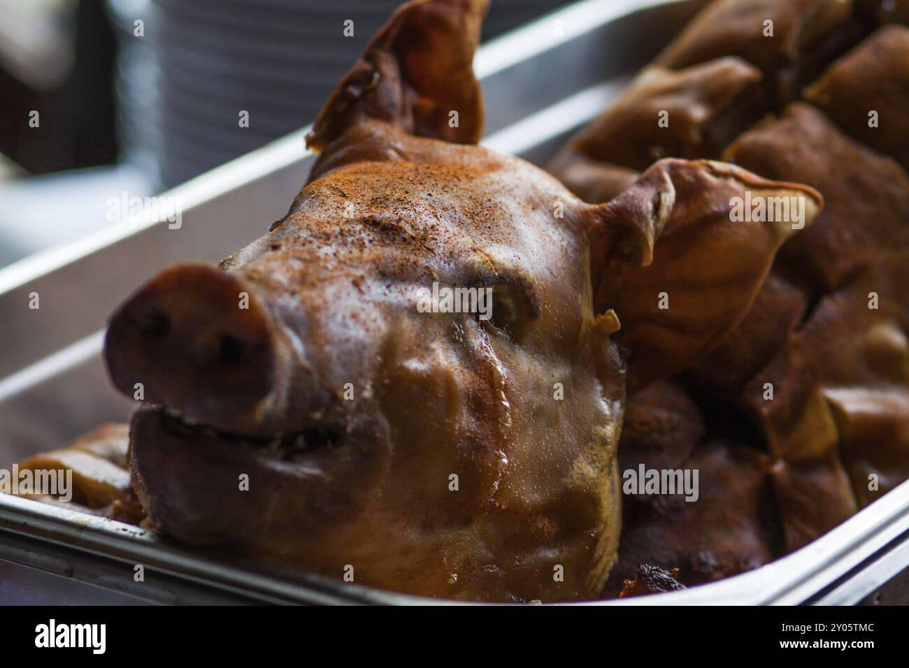 Suckling pig on a buffet Stock Photo - Alamy
