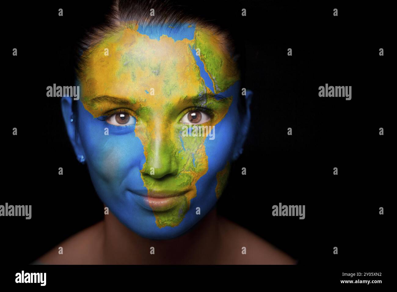 Girl map africa face hi-res stock photography and images - Alamy