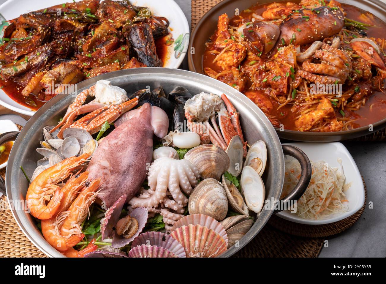 Pollack, pollack, pollack, steamed seafood, seafood, shrimp, squid ...