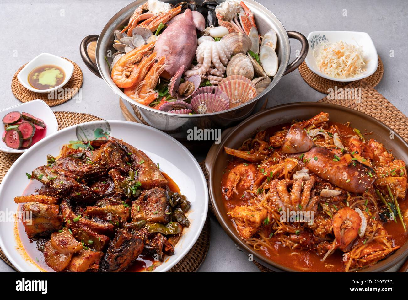 Pollack, pollack, pollack, steamed seafood, seafood, shrimp, squid ...