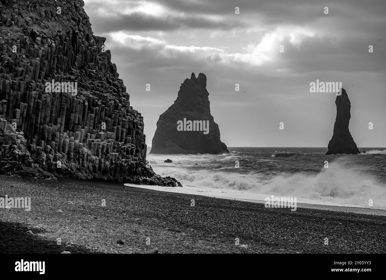 Reynisdrangar - basalt sea stacks - and basalt columns at Raynisfjara ...