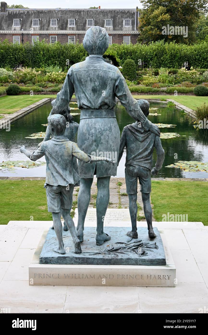 Statue of Diana, Princess of Wales by Ian Rank-Broadley, Sunken Garden ...