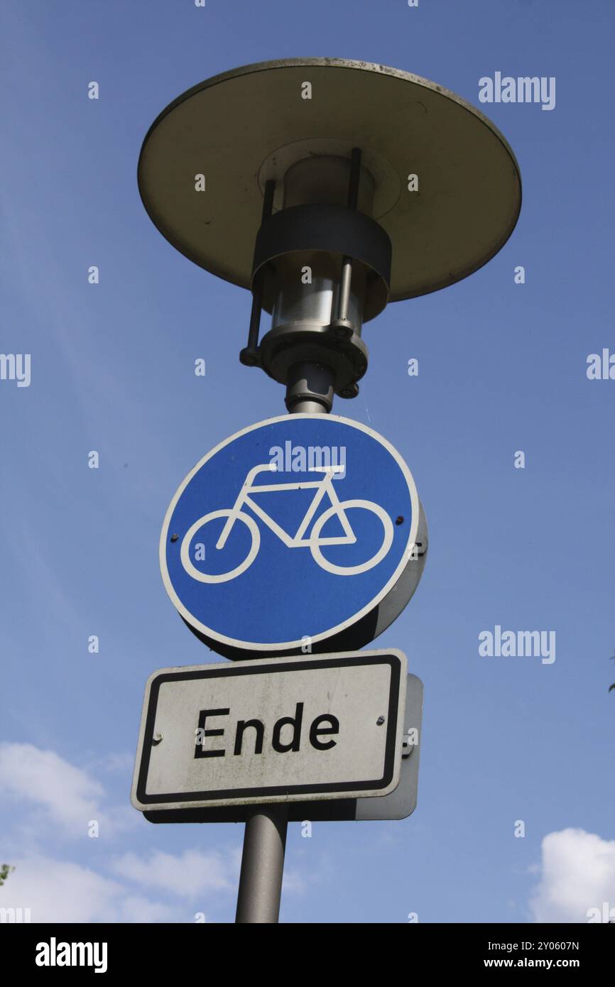 Cycle path end Stock Photo - Alamy