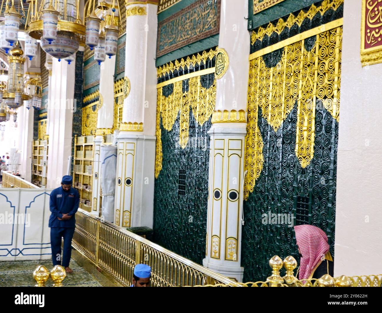 Medina, Saudi Arabia, June 26 2024: Al Rawda Al Sharefa, The Grave of ...