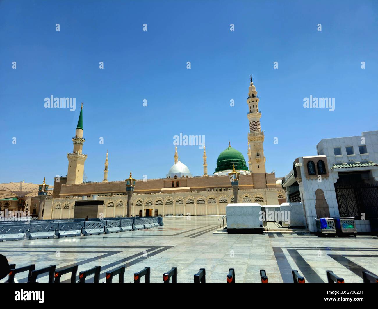 Medina City Mosque Saudi Arabia: Worshippers Close To Prophet's Mosque